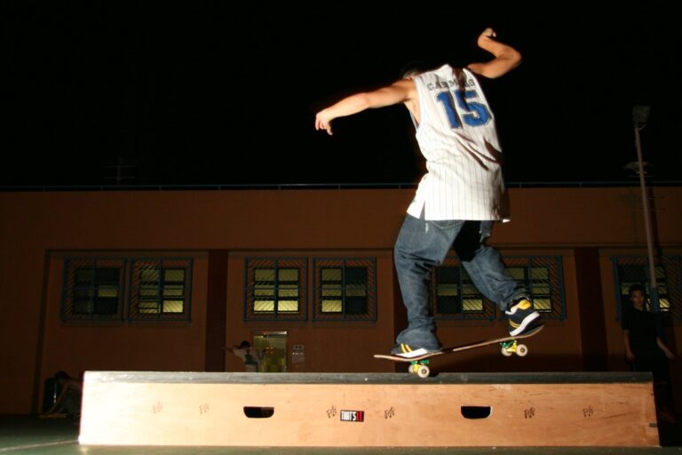 30 Beginner Skateboard Tricks with Step-by-Step Guides, GIFs, & Slow-Mo ...